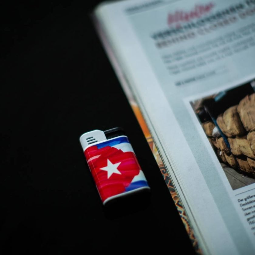 Palio Cuban Flag Lighter | TCHCigars.com